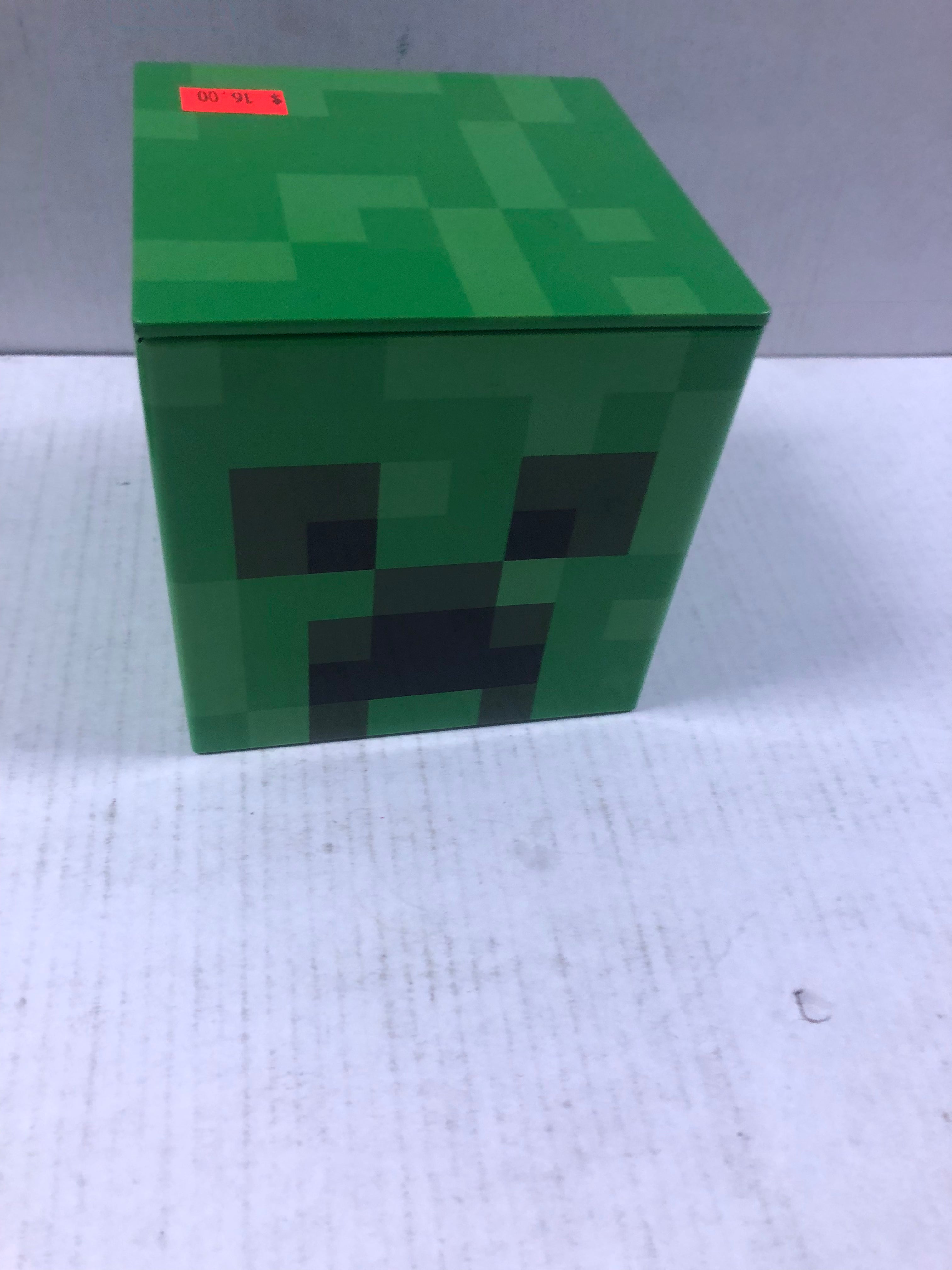 MINECRAFT CREEPER STORAGE TIN – One Of Us Comics